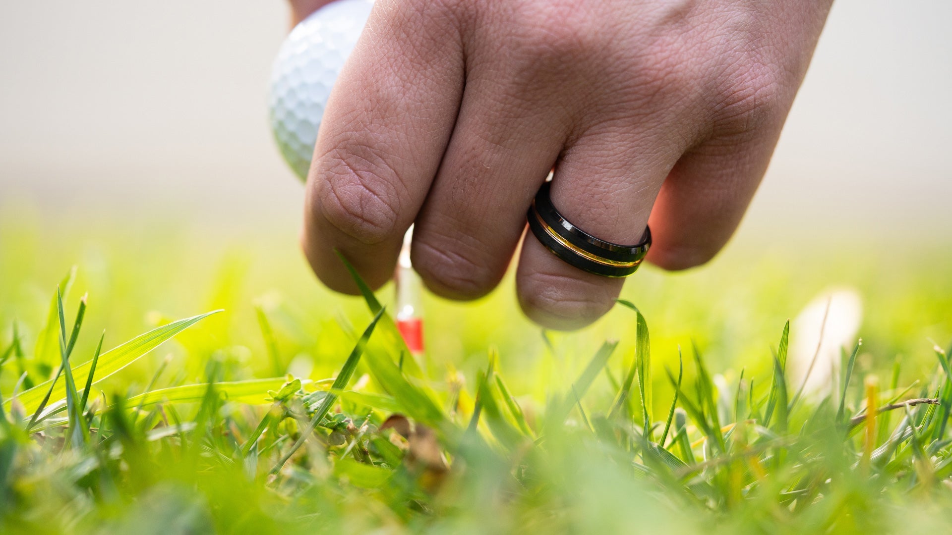 The Best Wedding Band Materials for an Active Lifestyle – Iconic Rings